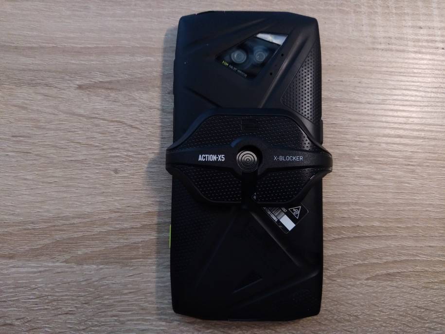 Outdoor-Smartphone Crosscall Action-X5 im Test - onlinepc.ch